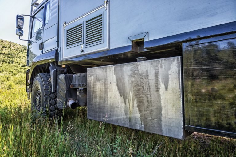 Overland Custom Camper: 6x6 MAN TGA