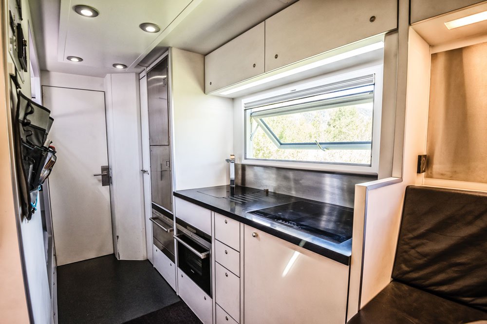 Overland Custom Camper: 6x6 MAN TGA