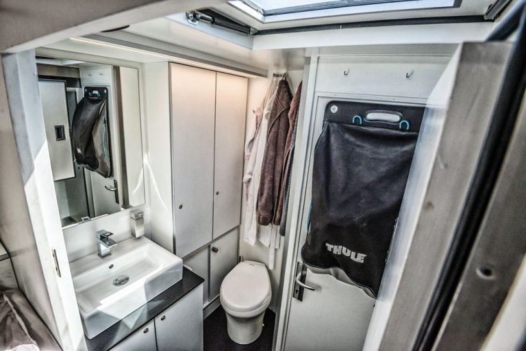 Overland Custom Camper: 6x6 MAN TGA