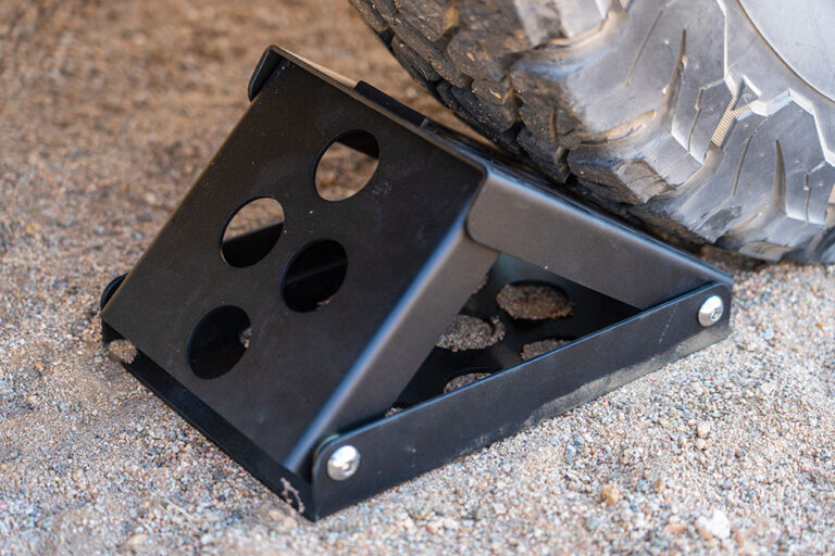 Top Off Road Tire Jacks for 4x4 & Overland Vehicles | 2025 Guide